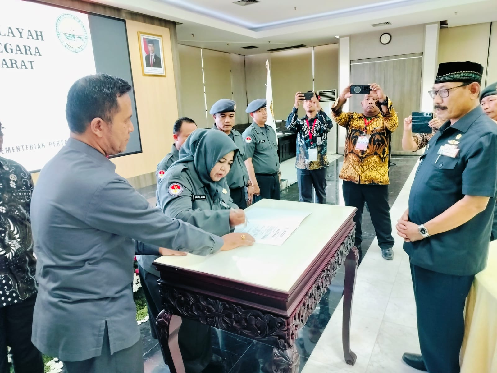 Seminar FKBN Disertai Pelantikan Bakorwil Provinsi Sumatera Barat di ...