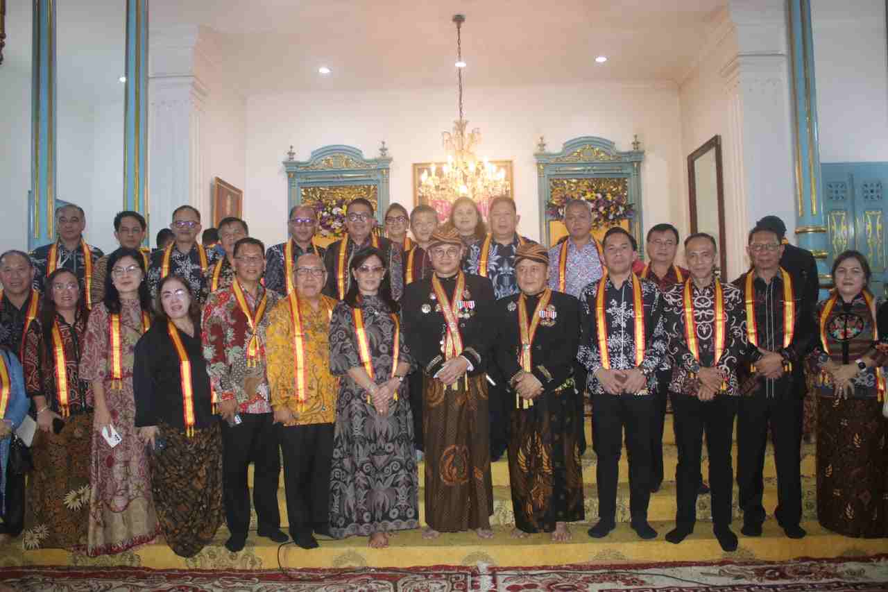 Penjabat Bupati Minahasa Terima Gelar Adat Kehormatan dari Karaton ...