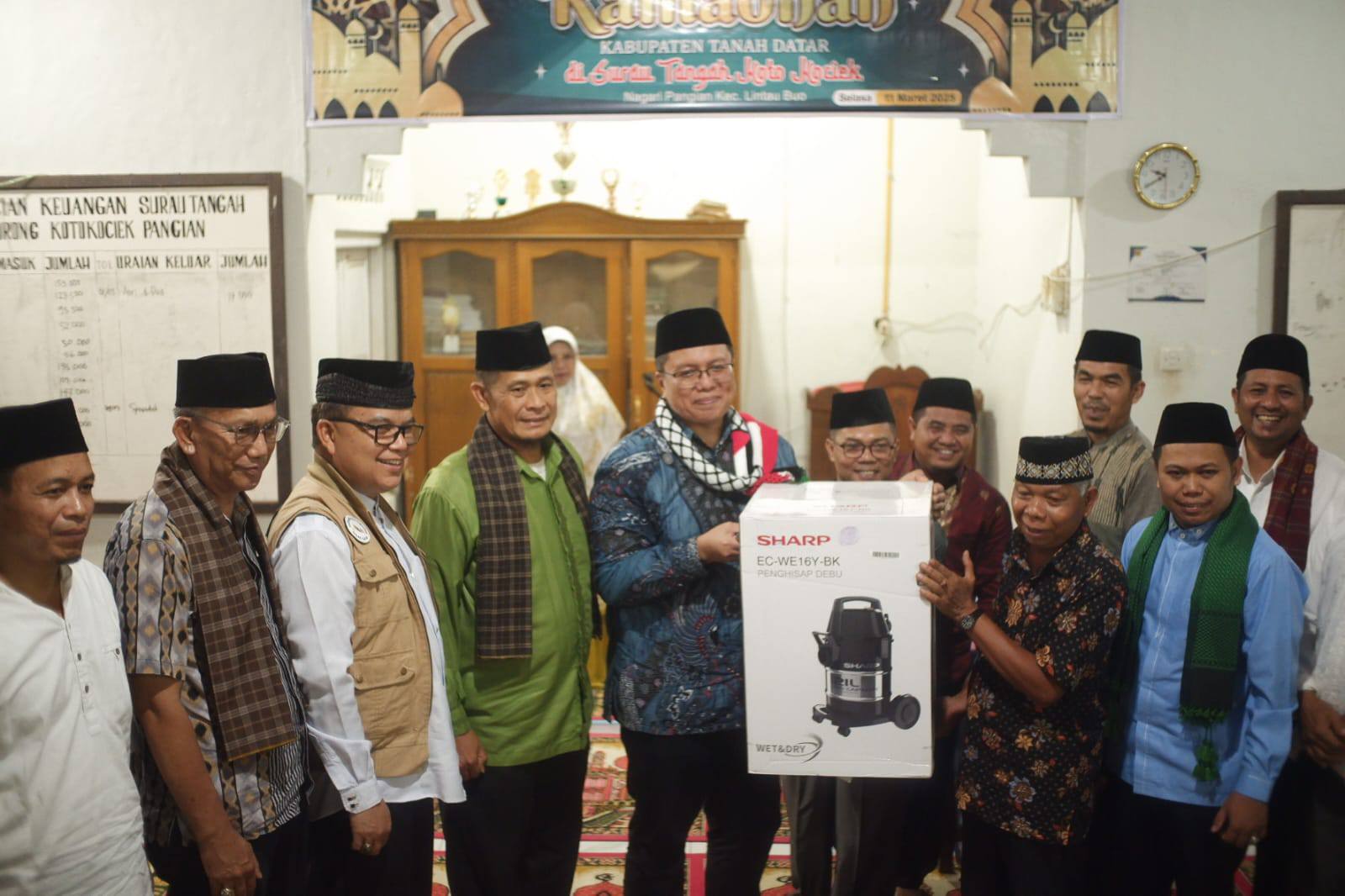 TSR Khusus Wabup Ahmad Fadly Kunjungi Surau Tangah Lintau, Jamaah ...