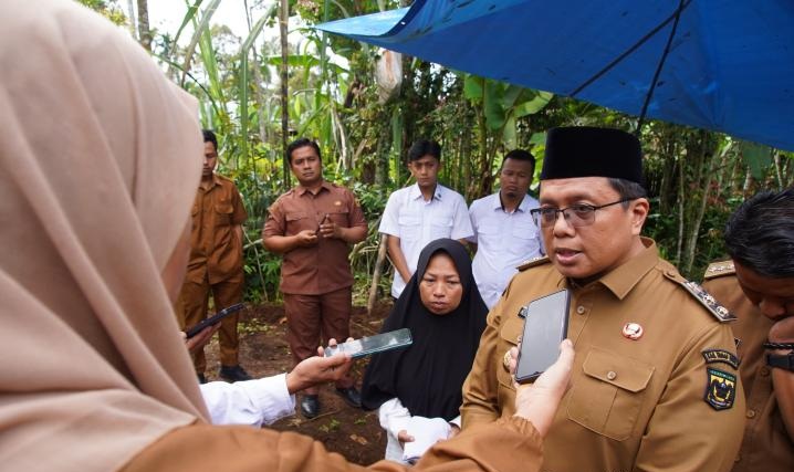 Sampaikan Duka, Wabup Ahmad Fadly Takziah Ke Rumah Keluarga Cinta ...