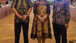 Minahasa Raih TPID Award 2025, Sekda Lynda Watania Terima Piagam ...